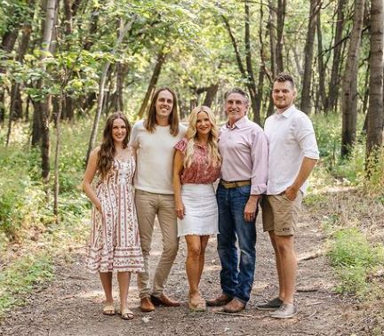 Who Is Kathryn Burgum? Wiki, Age, Kids, Net Worth & BIO of Doug Burgum ...