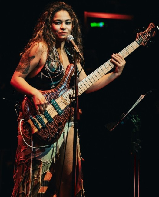 Mohini Dey Biography: Age, Net worth, Husband, Family, Band, Wiki