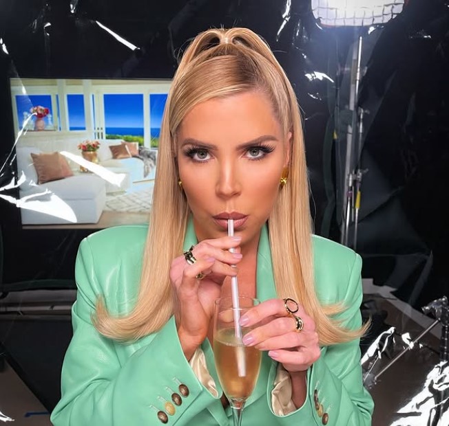 Dr. Jen Armstrong RHOC, Bio, Age, Height, Family, Daughter, Husband ...